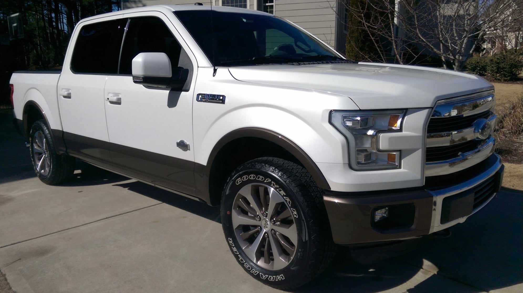 Ford UG White Platinum Tri-coat Pearl Basecoat Clearcoat Complete Gall ...